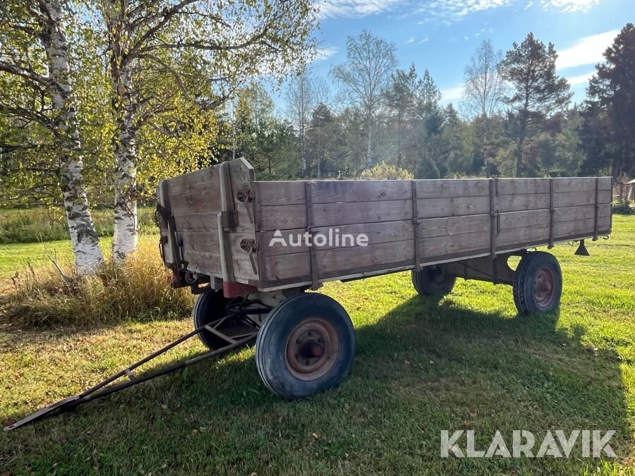 Prodaje se Lantbruksvagn prikolicu sa ravnom platformom na aukciji