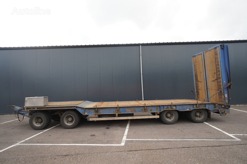 Nooteboom 4 AXLE SEMI LOW LOADER WITH RAMPS STEEL SUSPENSION prikolica sa niskom platformom