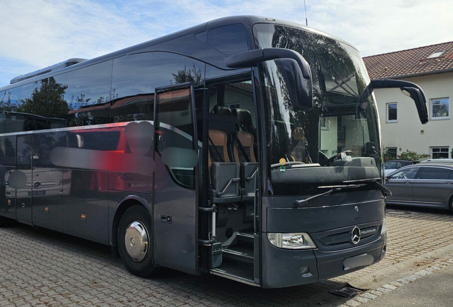 Mercedes-Benz Tourismo RHD turistički autobus