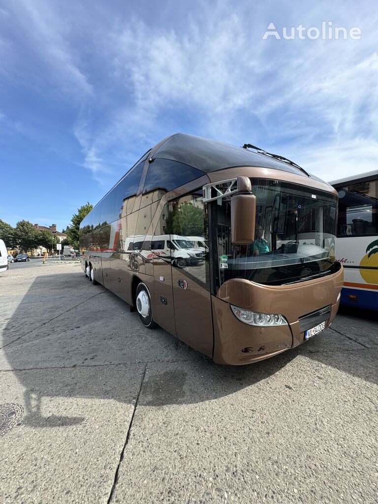 Neoplan Starliner N5218 turistički autobus