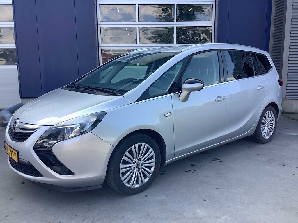 Prodaje se Opel Zafira Tourer minivan na aukciji