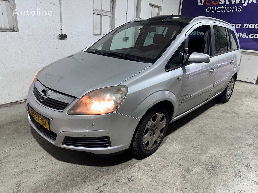 Prodaje se Opel Zafira minivan na aukciji