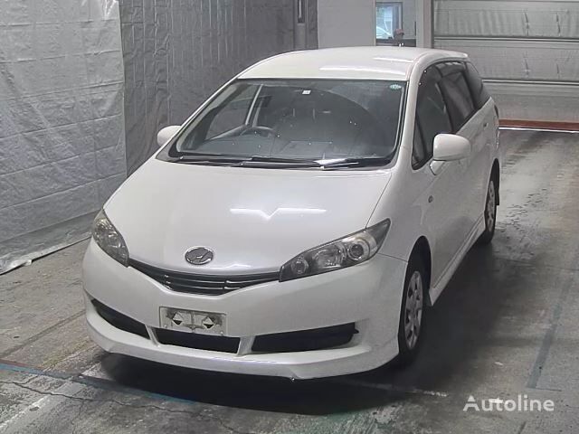 Toyota WISH minivan