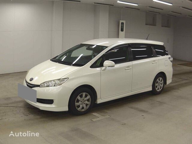 Toyota WISH minivan