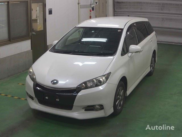 Toyota WISH minivan