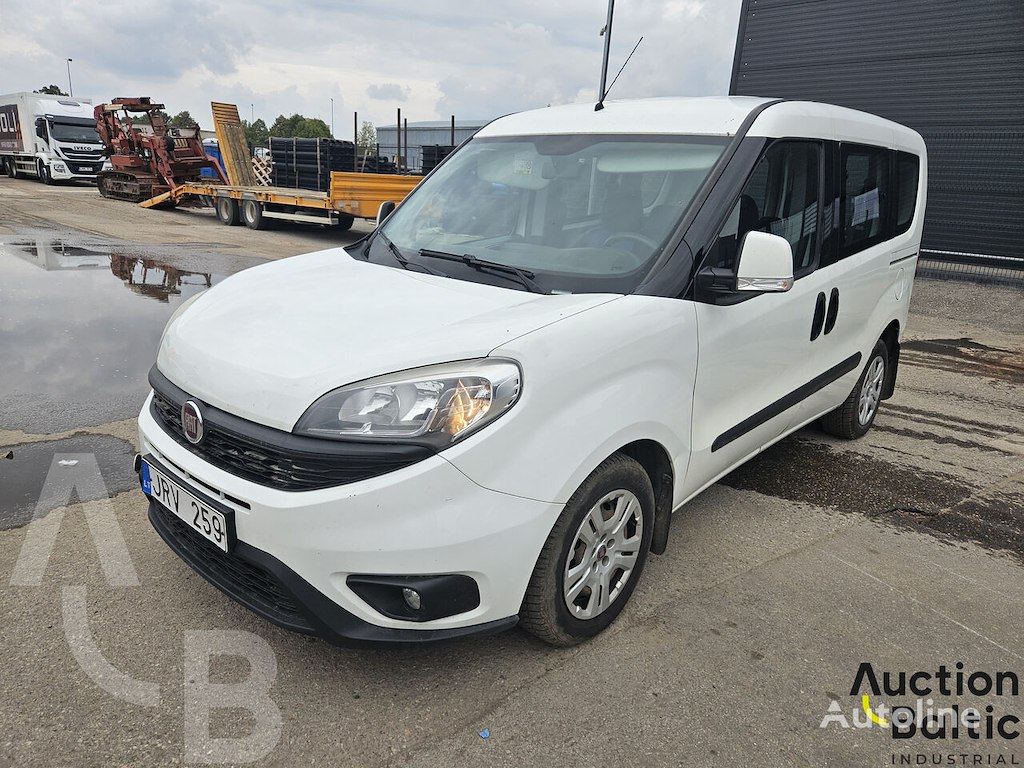 Prodaje se FIAT Doblo minivan na aukciji