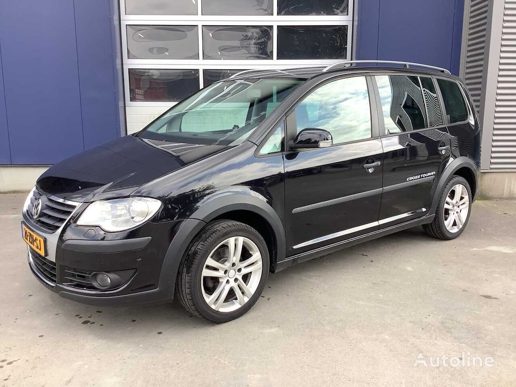 Prodaje se Volkswagen Touran minivan na aukciji