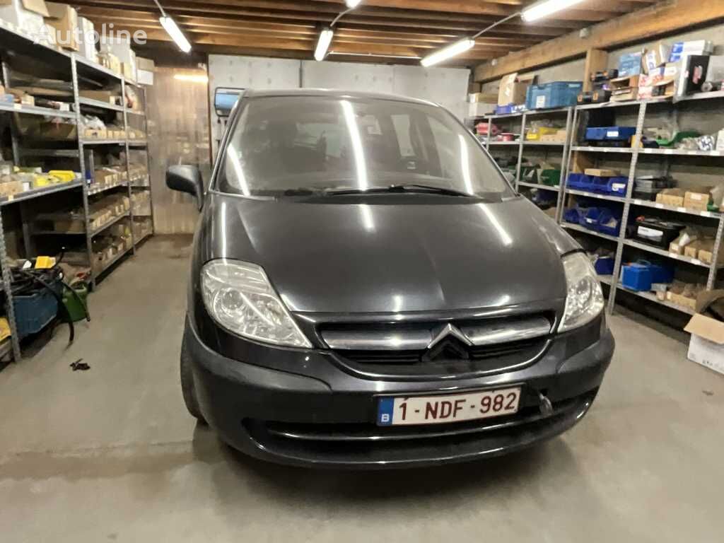 Prodaje se Citroen c8 - 2003 minivan na aukciji