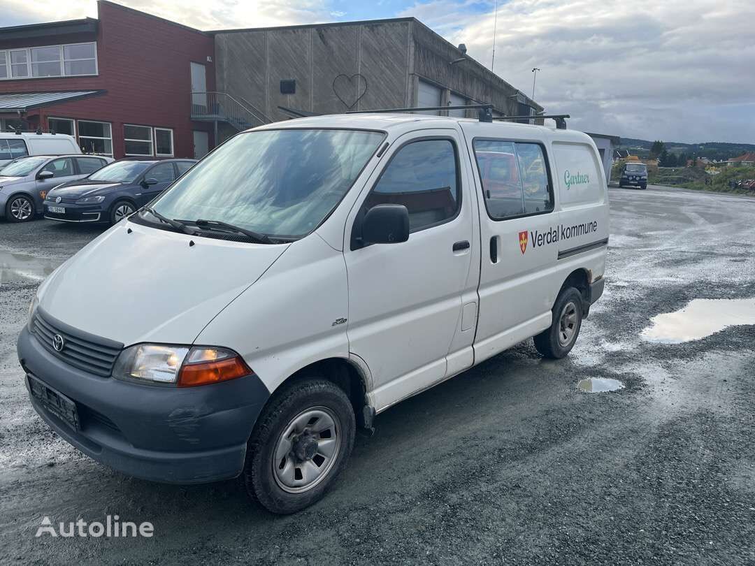 Prodaje se Toyota Hiace 4wd kombi minibus na aukciji