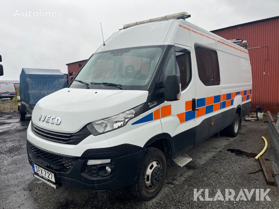 Prodaje se IVECO Daily kombi minibus na aukciji