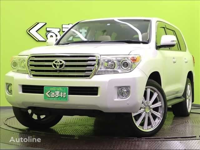 Toyota LAND CRUISER 200 krosover