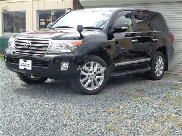 Toyota LAND CRUISER 200 krosover