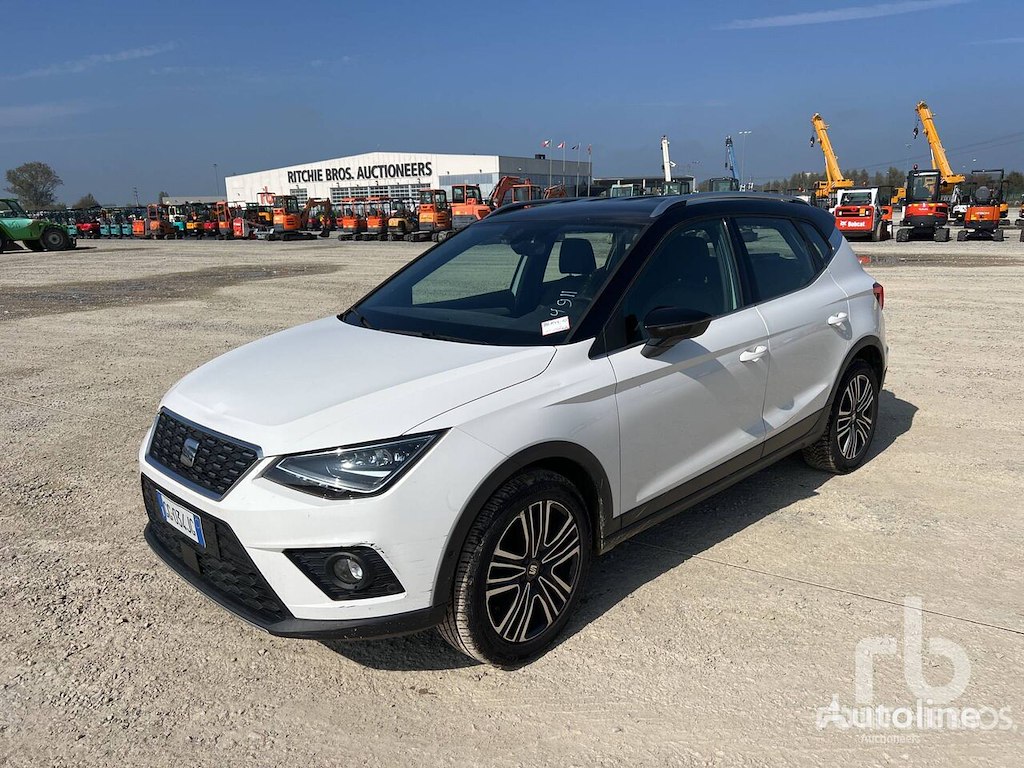 Prodaje se SEAT ARONA CROSSOVER 1.0 TGI KKKW XCELLENCE terenac na aukciji