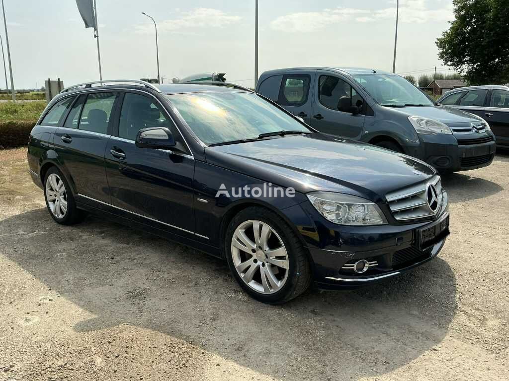 Prodaje se Mercedes-Benz 220c Avantgarde karavan na aukciji