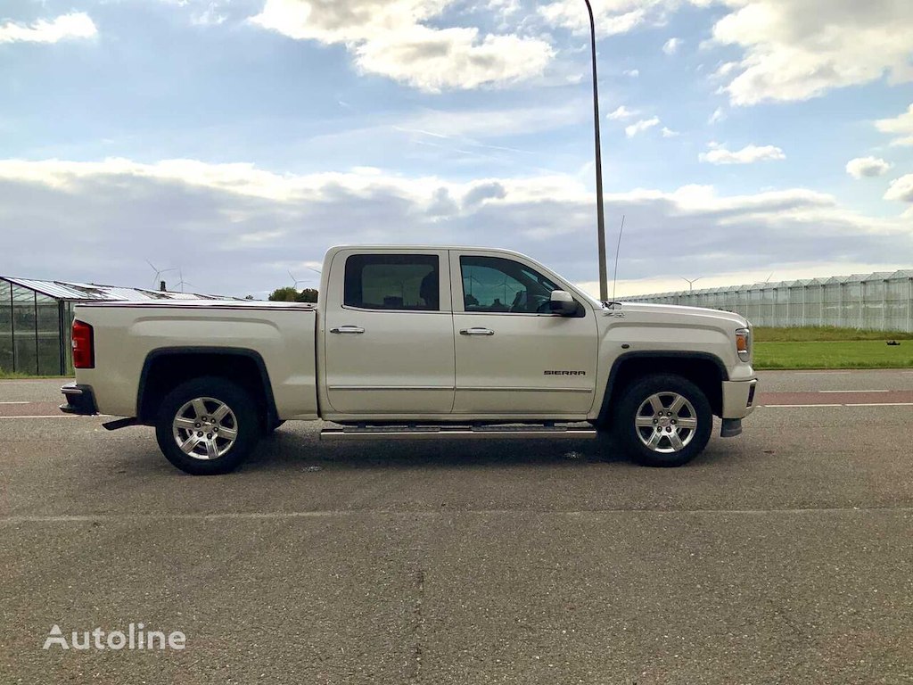 Prodaje se GMC Sierra Z71 4x4 pikap na aukciji