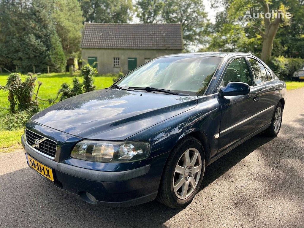 Prodaje se Volvo S60 sedan na aukciji