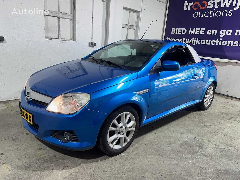 Prodaje se Opel Tigra TwinTop kabriolet na aukciji