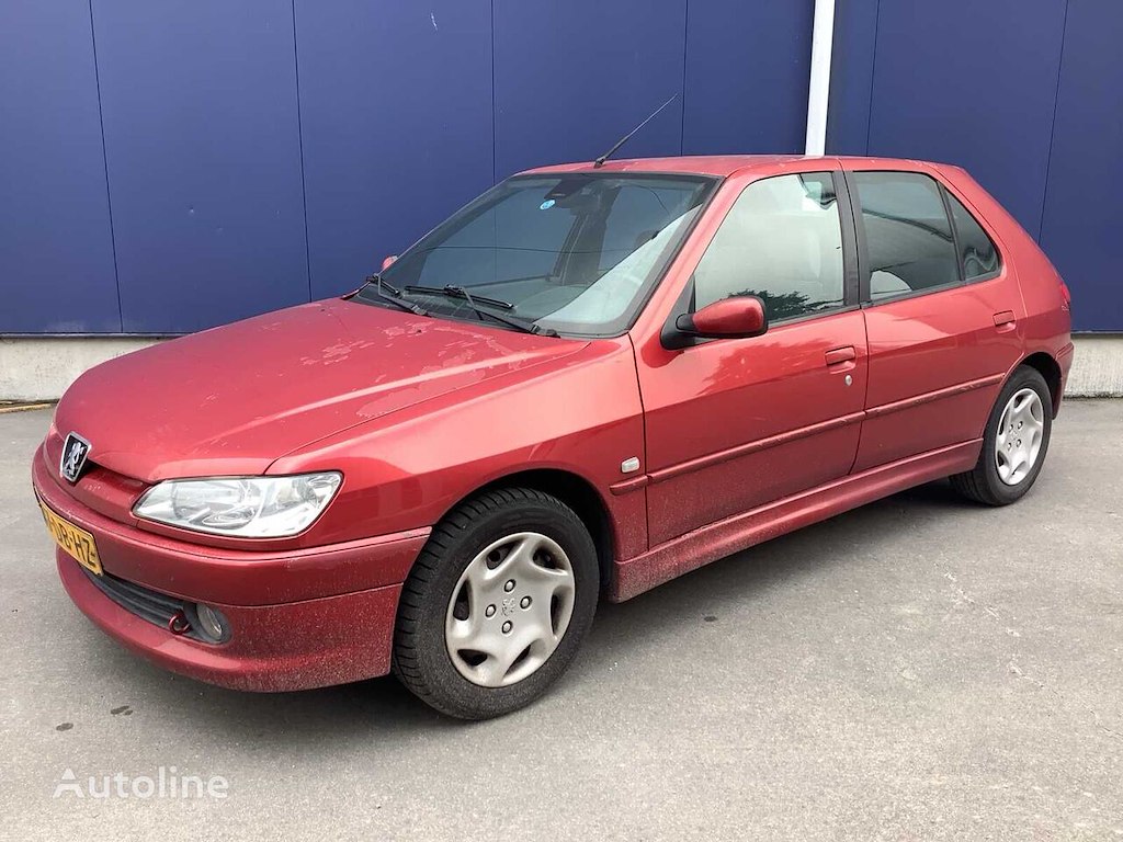 Prodaje se Peugeot 306 hečbek na aukciji