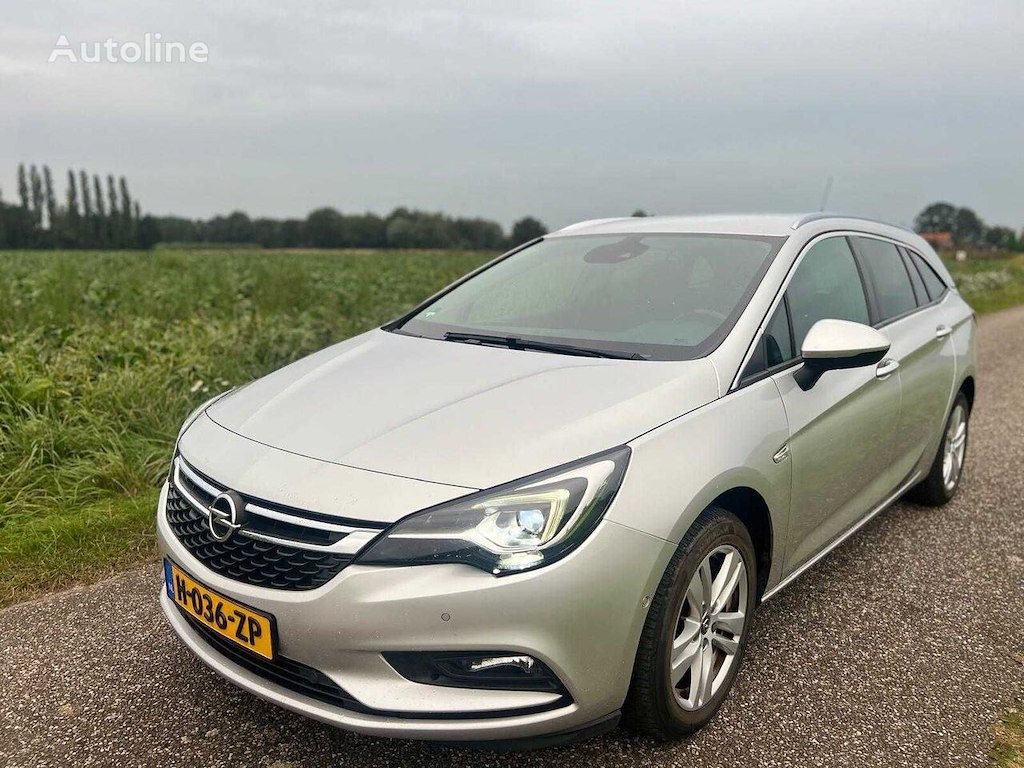 Prodaje se Opel Astra Sports Tourer hečbek na aukciji