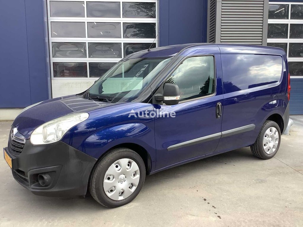 Prodaje se Opel Combo karavan na aukciji