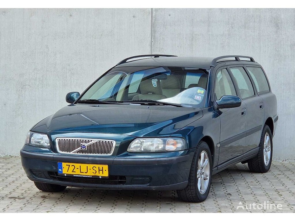 Prodaje se Volvo V70 karavan na aukciji