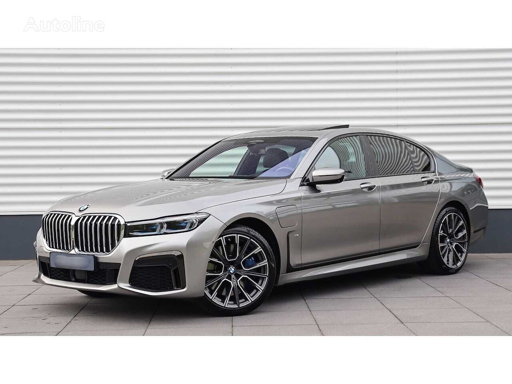 Prodaje se BMW 7-serie sedan na aukciji