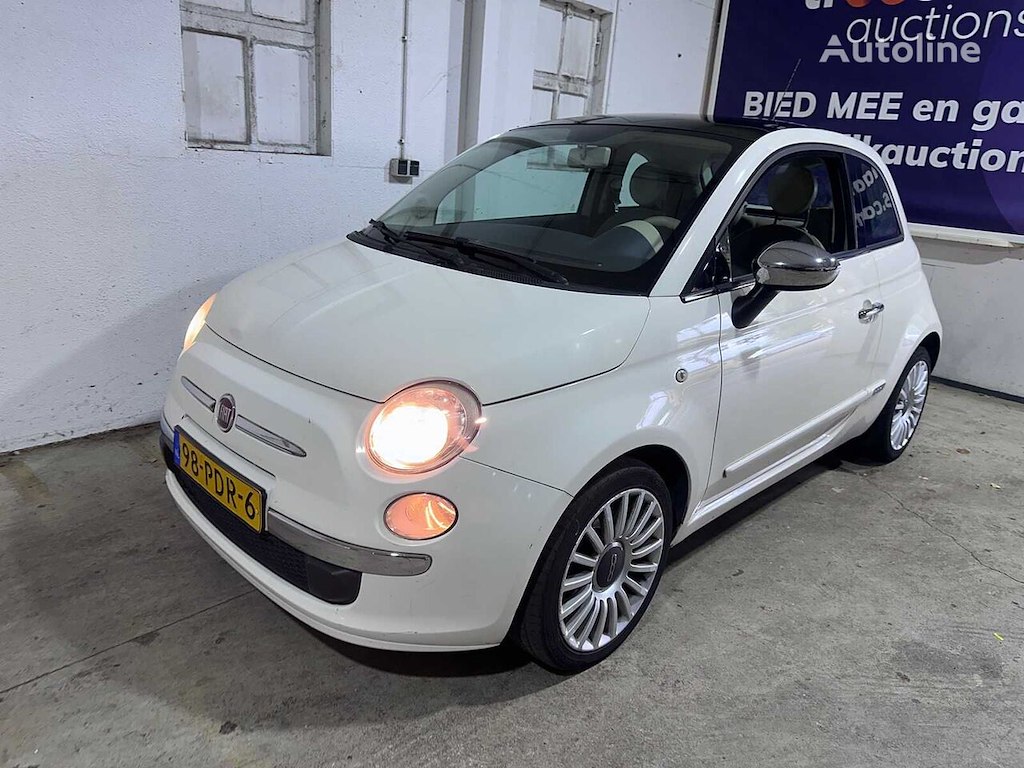 Prodaje se FIAT 500 hečbek na aukciji