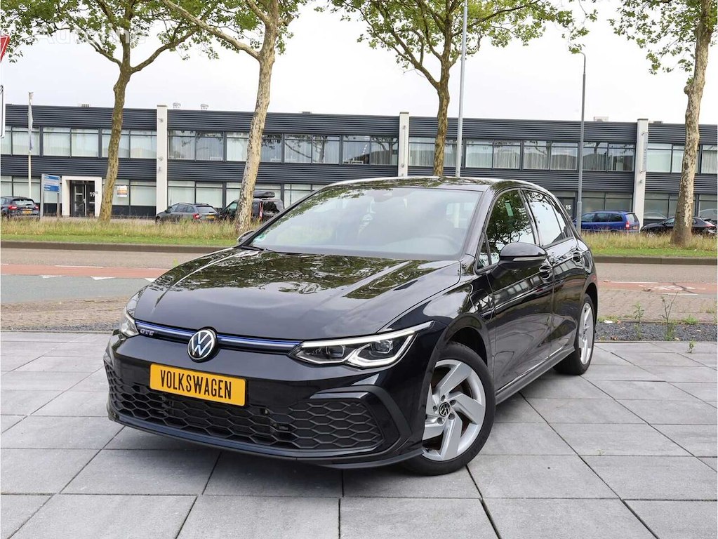 Prodaje se Volkswagen Golf hečbek na aukciji