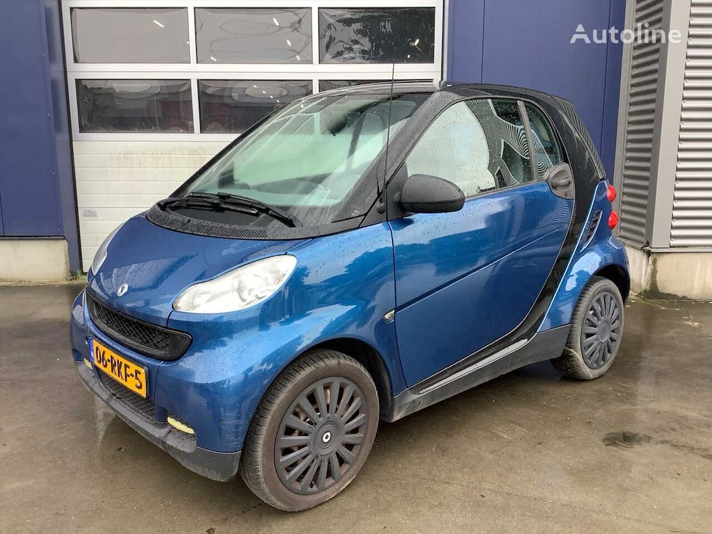 Prodaje se Smart fortwo coupé hečbek na aukciji