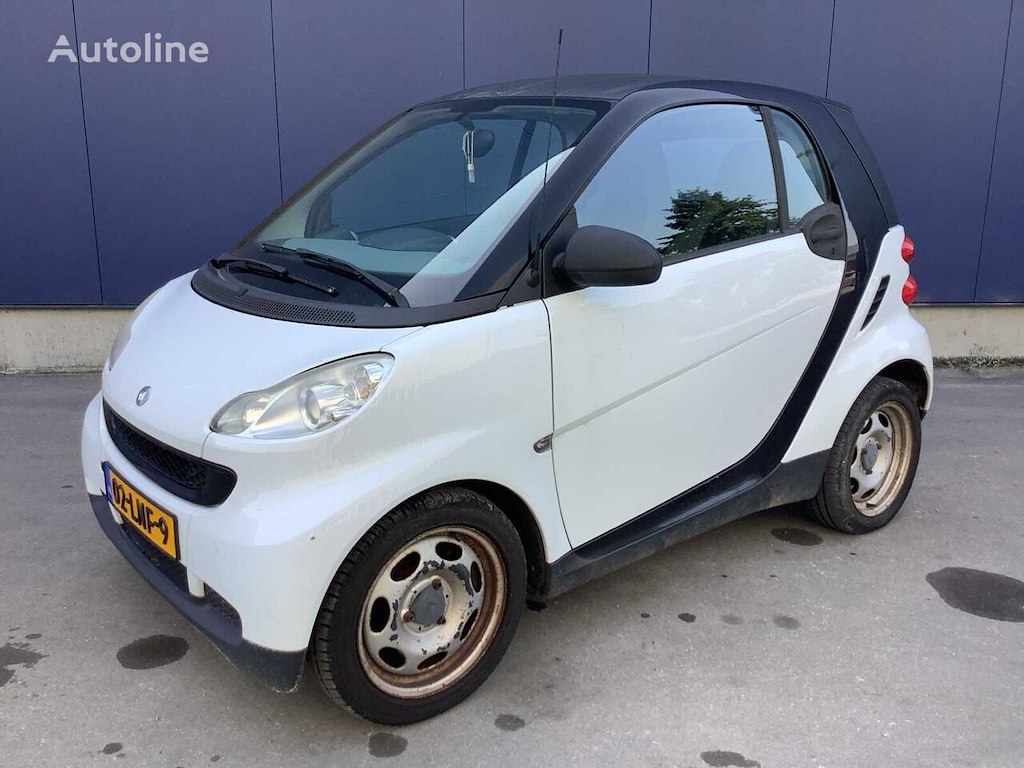 Prodaje se Smart fortwo coupé hečbek na aukciji