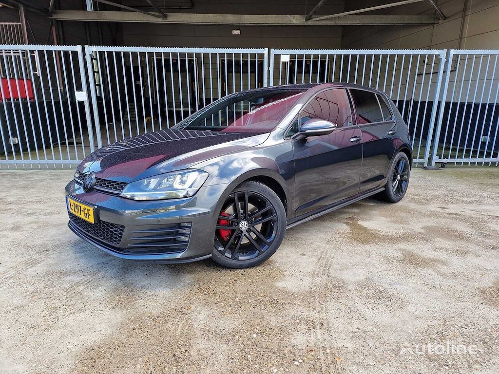 Prodaje se Volkswagen Golf hečbek na aukciji