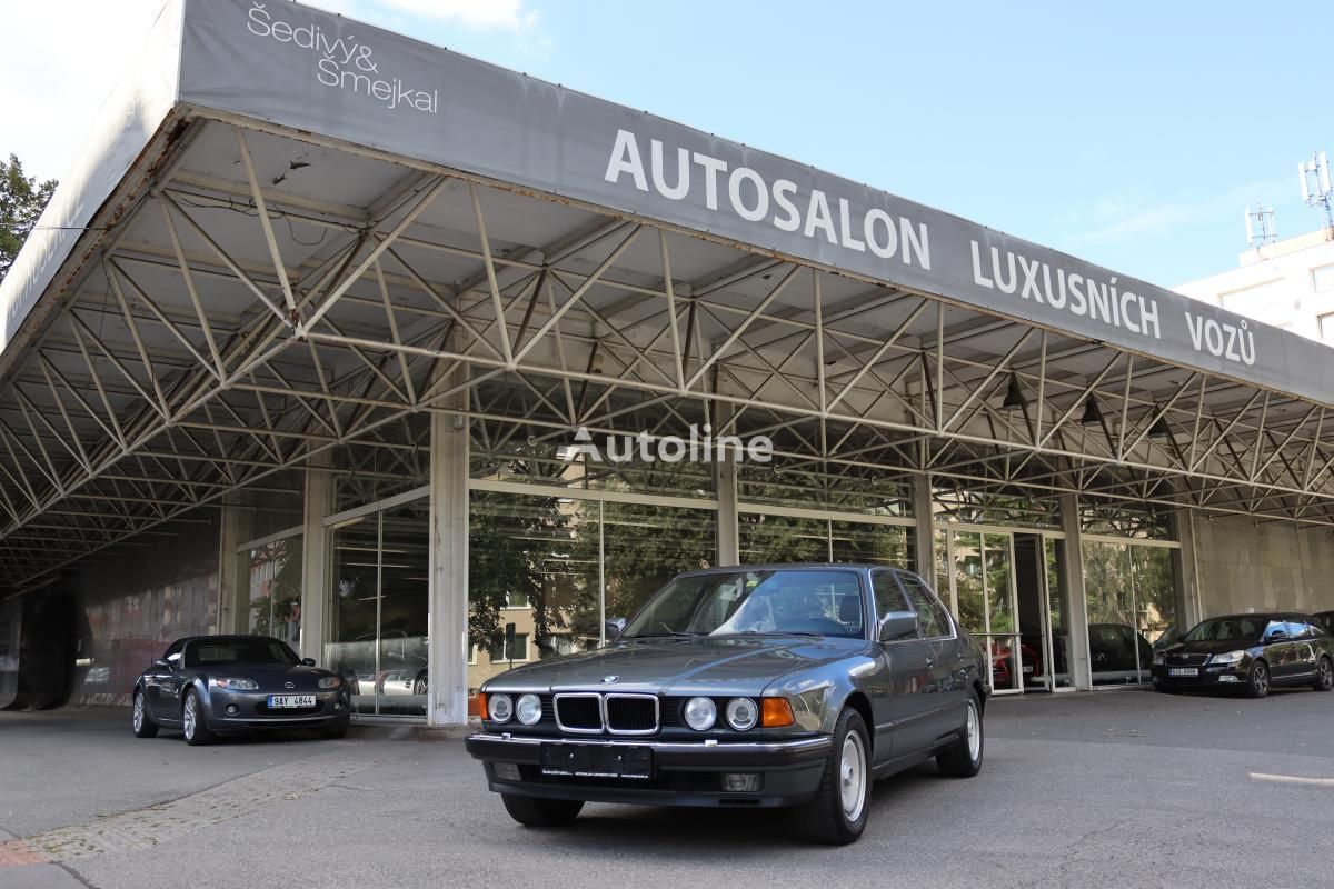 BMW Řada 7 750i V12 E32 sedan