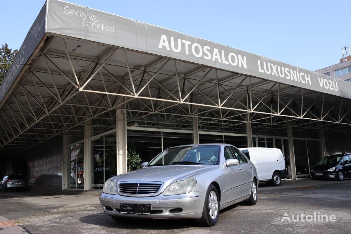 Mercedes-Benz S 320 sedan