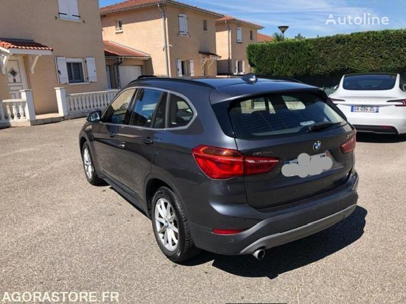 Prodaje se BMW X1 krosover na aukciji