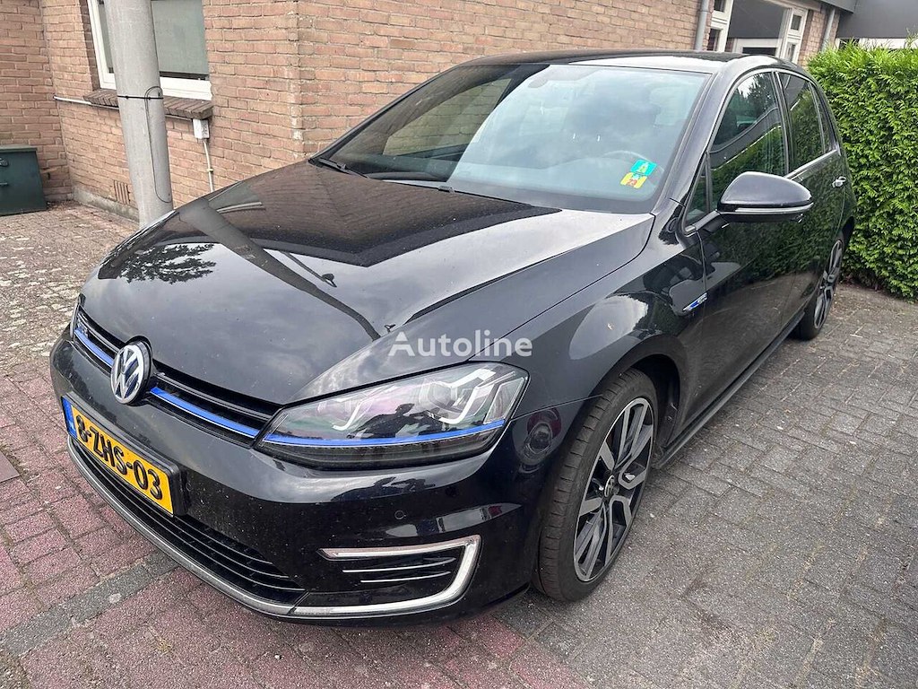 Prodaje se Volkswagen Golf hečbek na aukciji