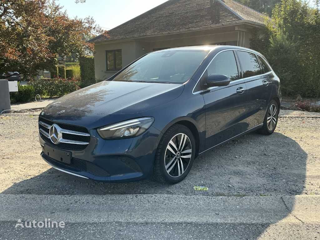 Prodaje se Mercedes-Benz B180d hečbek na aukciji