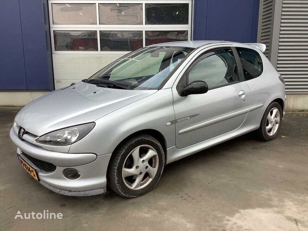 Prodaje se Peugeot 206 hečbek na aukciji