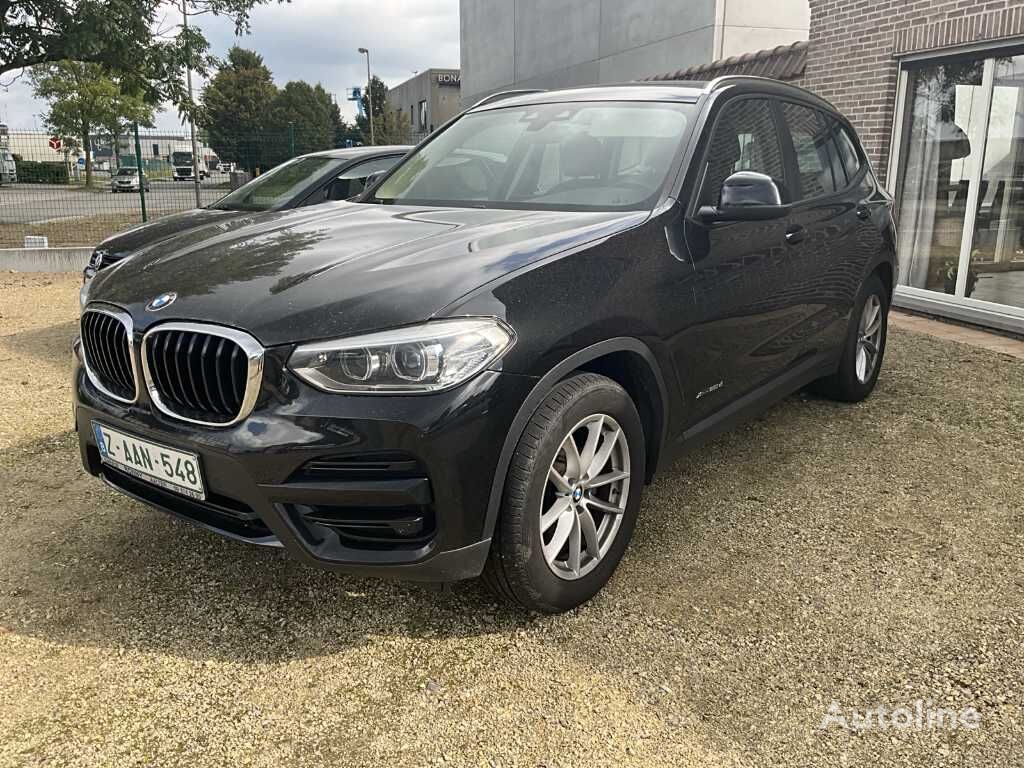 Prodaje se BMW X3 krosover na aukciji