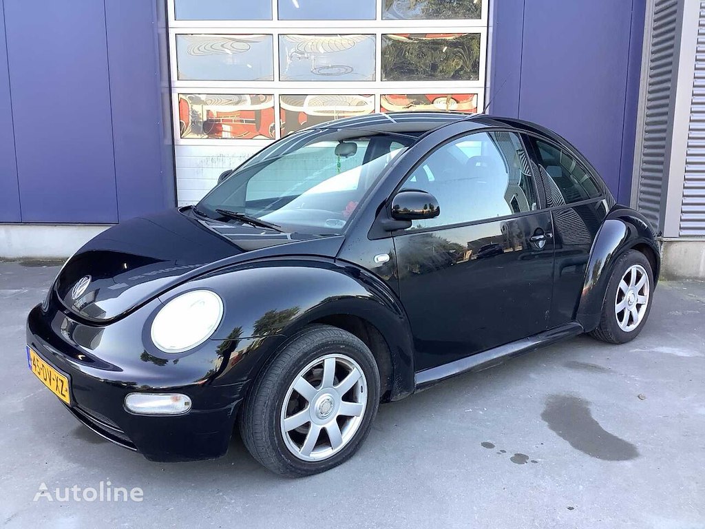 Prodaje se Volkswagen New Beetle hečbek na aukciji