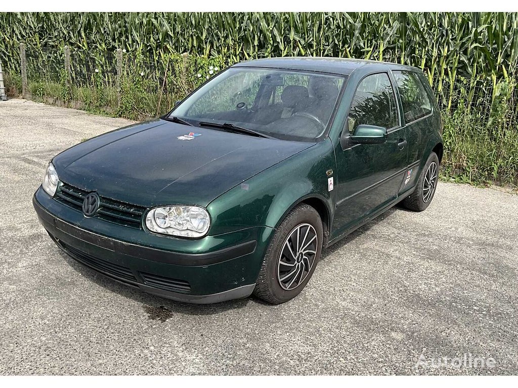 Prodaje se Volkswagen Golf hečbek na aukciji