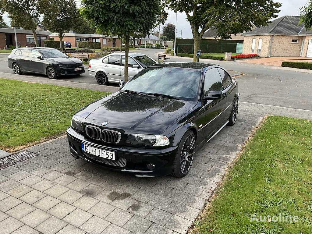 Prodaje se BMW 330 CI sedan na aukciji