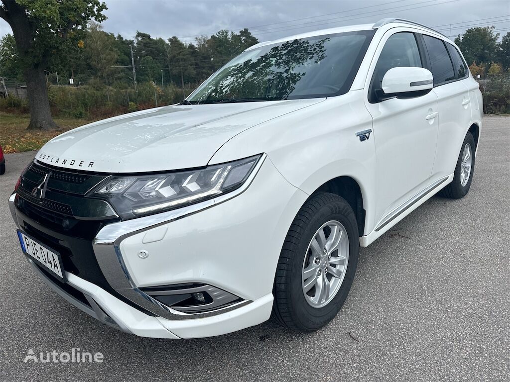 Prodaje se Mitsubishi OUTLANDER krosover na aukciji