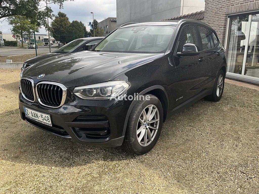 Prodaje se BMW X3 krosover na aukciji