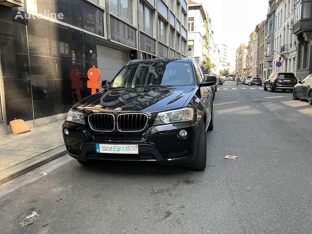 Prodaje se BMW X3 krosover na aukciji