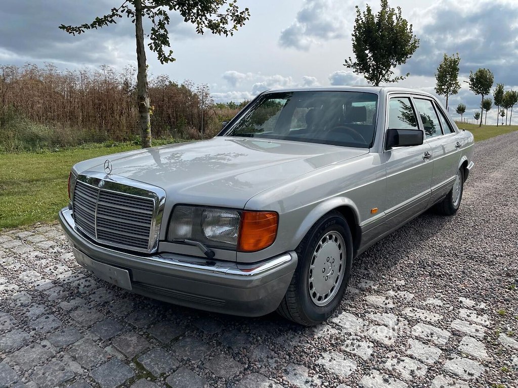 Mercedes-Benz 560 SEL S-Klasse W126 sedan