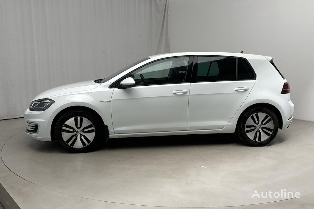 Prodaje se Volkswagen Golf hečbek na aukciji