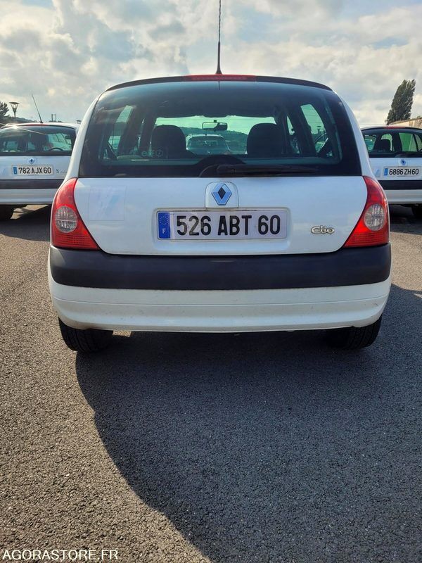 Prodaje se Renault CLIO hečbek na aukciji