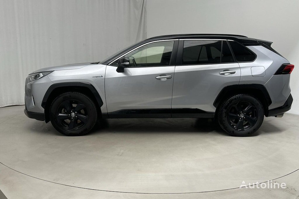 Prodaje se Toyota RAV4 krosover na aukciji