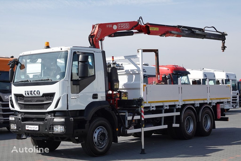 IVECO TRAKKER 360 / 6x4 / SKRZYNIOWY- 6,5 M + HDS FASSI F 135 / HDS Z kamion s ravnom platformom