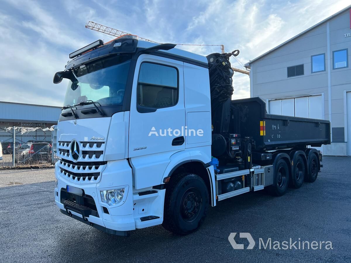 Prodaje se Mercedes-Benz Arocs 3253 kamion s ravnom platformom na aukciji